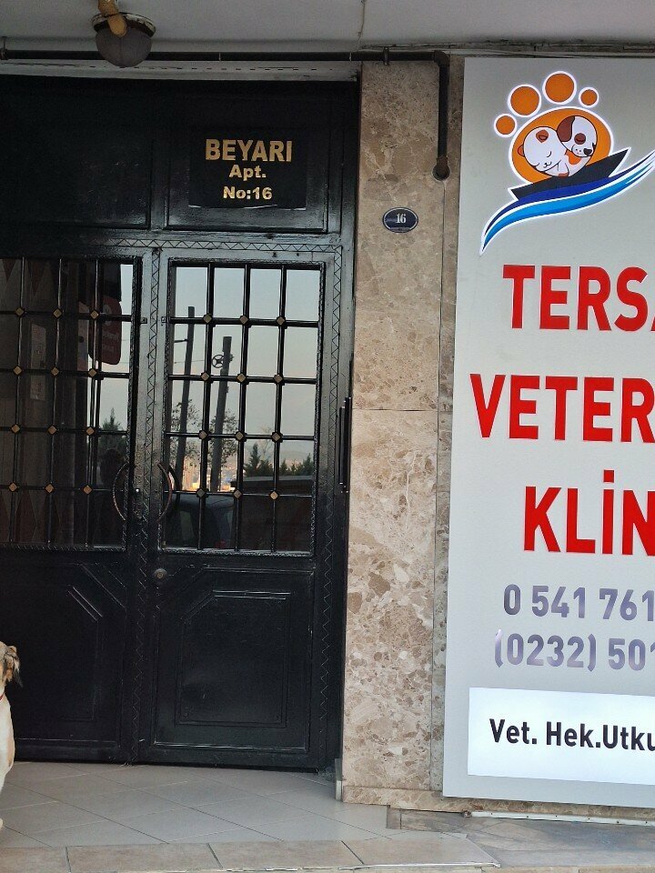 Emlak ofisi Beyarı Apartmanı, İzmir, foto