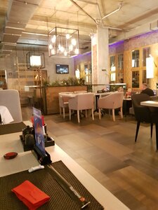 Yakitoriya (Sovetskaya Street No:5), suşi restoranı  Dmitrov'dan