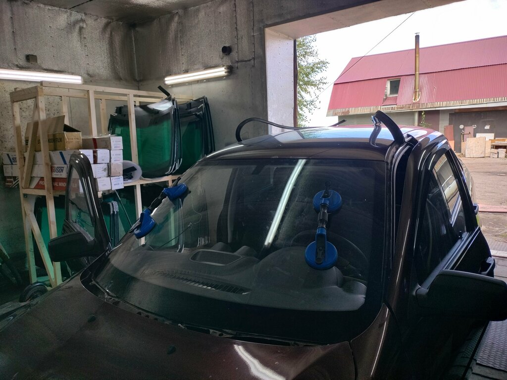 Otomobil camları Windshield, Kirov, foto