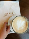 White Cherry (Agibalova Street No:68), kafe  Samara'dan