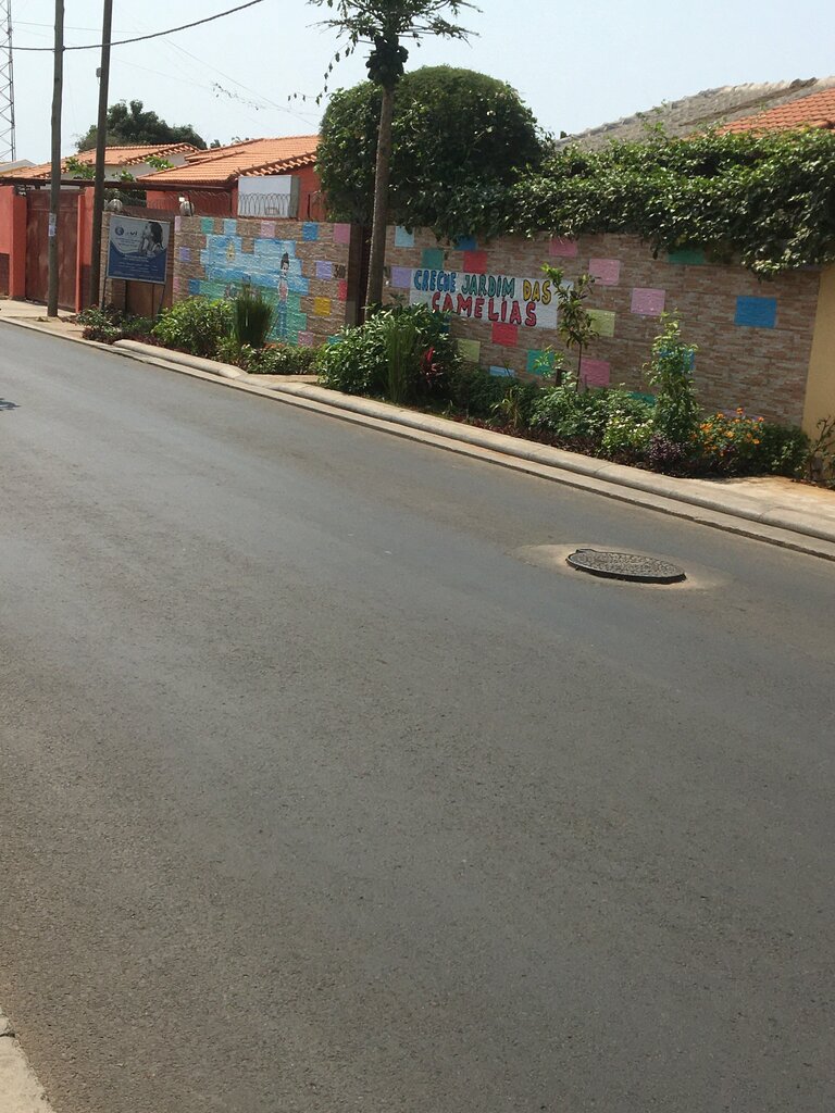 Anaokulları Jardim das Camélias Infantário, Loanda, foto