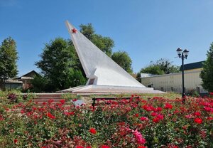 Great Patriotic War Memorial (Almaty oblysy, Eńbekshiqazaq aýdany, Esik qalasy), anıt, heykel  Yesik'ten