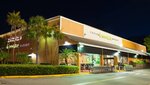 Boca Village Square (Florida, Palm Beach County, Boca Raton), alışveriş merkezleri  Boca Raton'dan