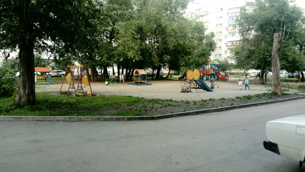 Oyun alanı Playground, Novosibirsk, foto