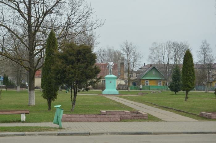 Anıt, heykel В.И. Ленин, Uzda, foto