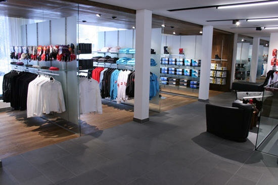 Spor ve eğlence merkezi Intersport Holzer Bellwald, Valais, foto