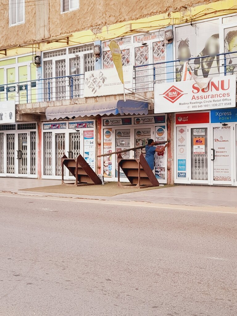 Toptan satış mağazaları Bijouhills Essentials, Dünya, foto