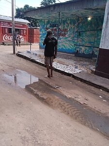 Espace Mbongomu Nzungu (Brazzaville, Commune de Moukoundzi-Ngouaka, Rue Mabiala), kafe  Brazzaville'den