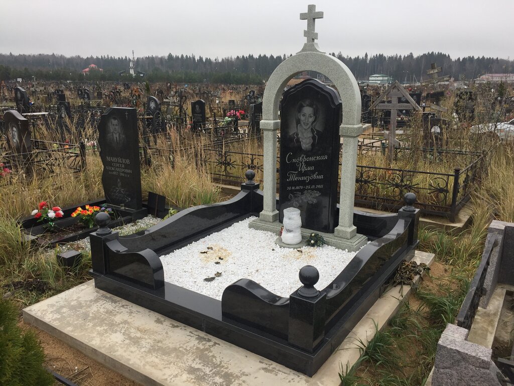 Heykel ve mezarlık taşı üreticileri Грани Гранита, Moskova ve Moskovskaya oblastı, foto