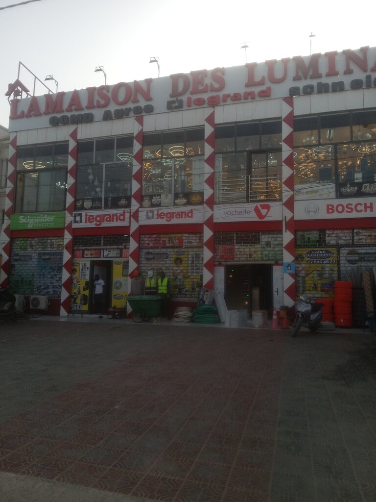 Lamba ve avize mağazaları La Maison Des Luminaires, Dakar, foto
