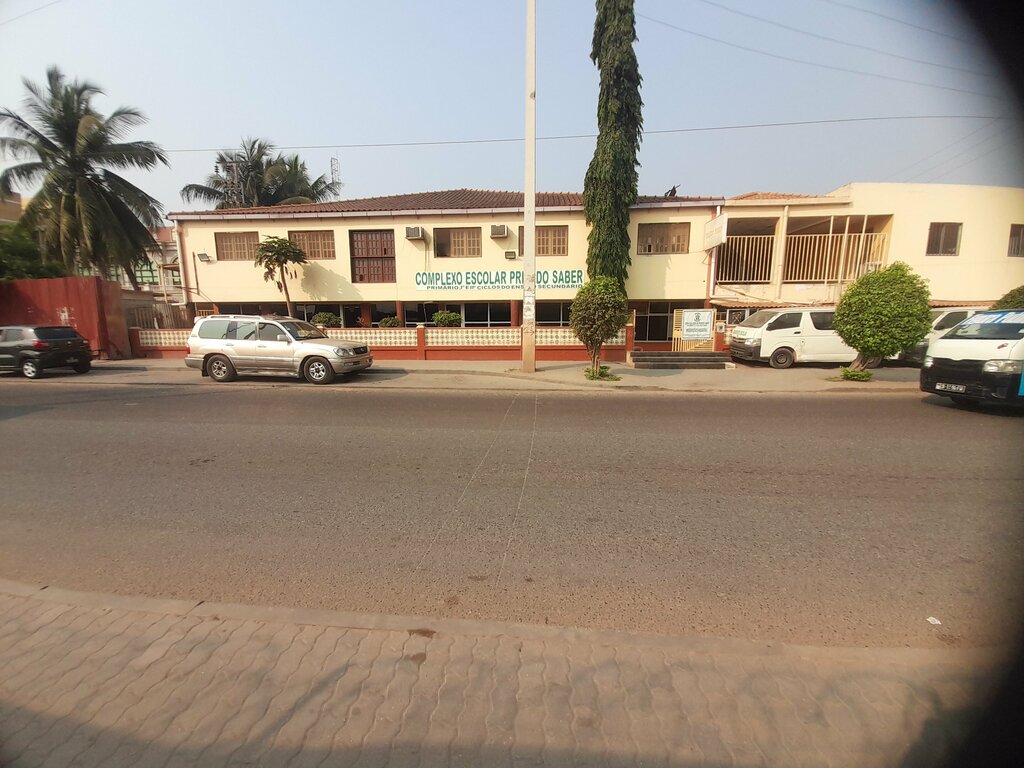 Özel okul Complexo Escolar Privado Saber, Loanda, foto