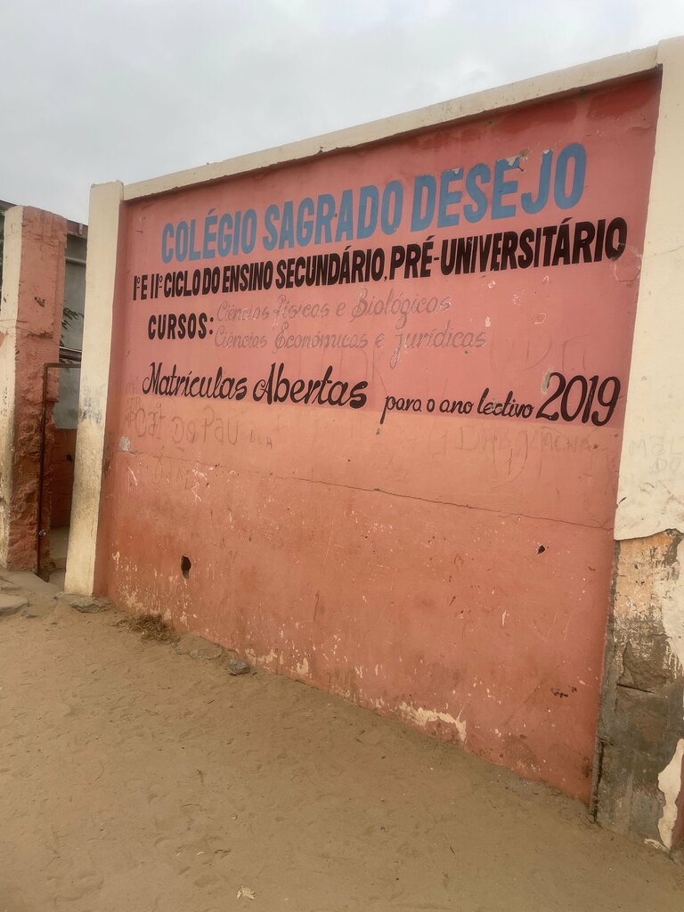 Yüksekokul Colégio Sagrado Desejo, Loanda, foto