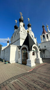 Мощи святых Петра и Февронии Муромских (Krestyanina Square No:3А, Murom), ünlü kişilerin mezarları  Murom'dan