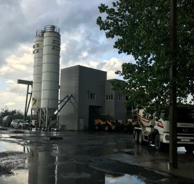 i̇nşaat ekipmanı kiralama Arenda betononasosa, Novoşahtinsk, foto