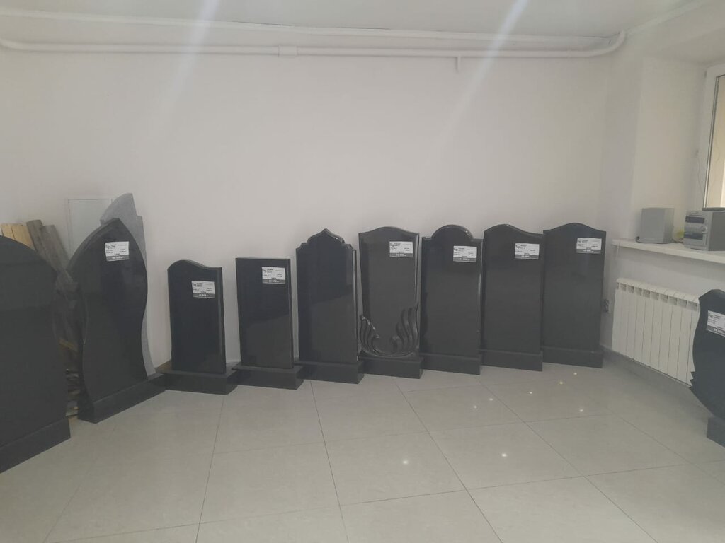 Heykel ve mezarlık taşı üreticileri Granit Centr, Ufa, foto