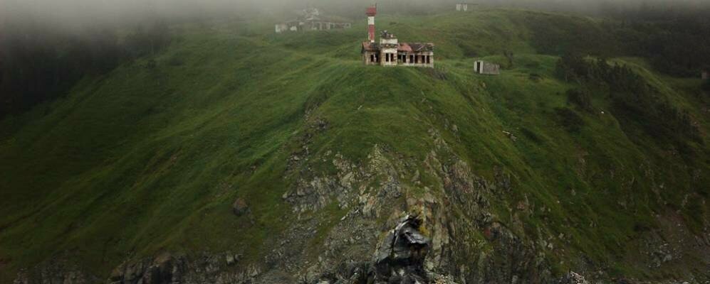 Dağ zirvesi Мыс Сюркум, Habarovski krayı, foto