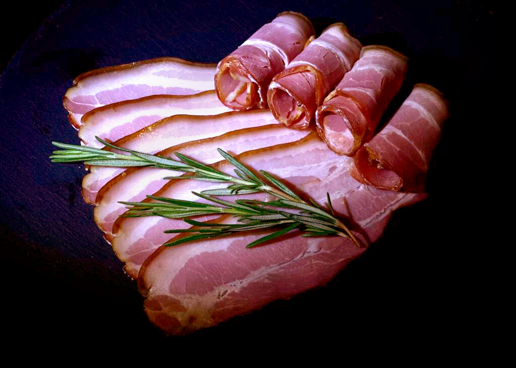 Kasap, şarküteri Мирал, Voljski, foto