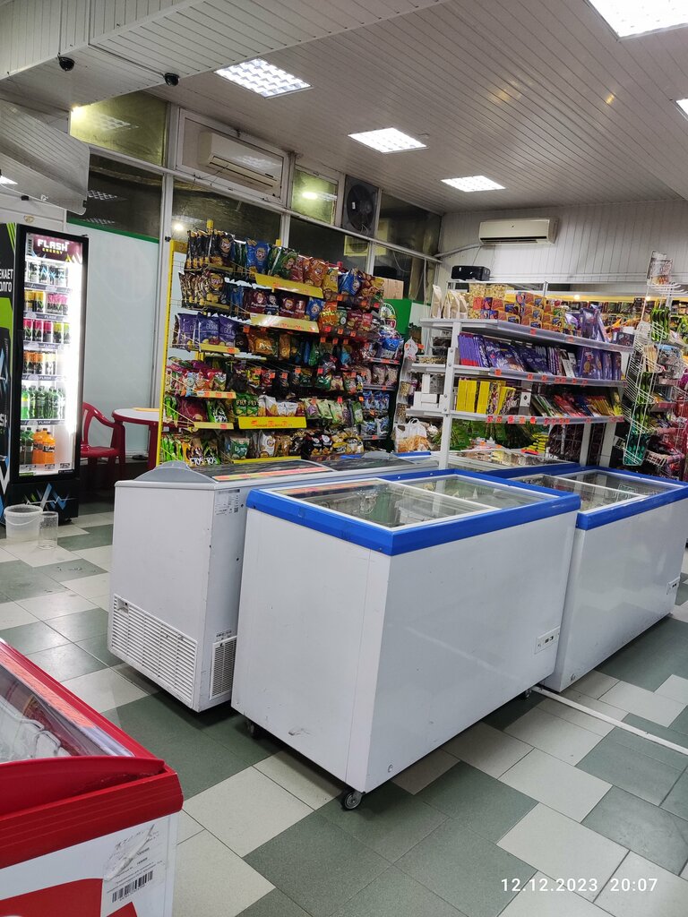 Büyük mağazalar Торговый дом Меркурий, Derbent, foto