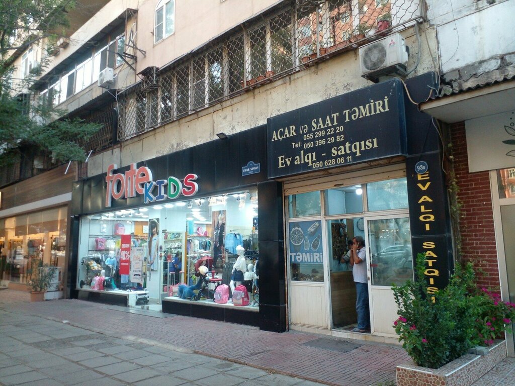 Anahtarların imalatı ve onarımı Achar ve saat temiri, Bakü, foto