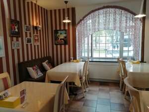 Ostrov-Park (ulitsa 25 Oktyabrya No:28, Ostrov), restoran  Ostrov'dan
