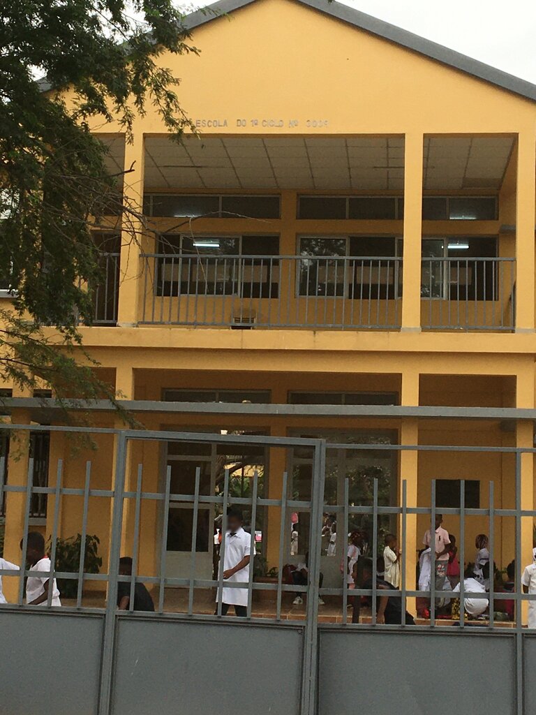 Ortaokul Escola primária n° 1208/EX-1106, Loanda, foto