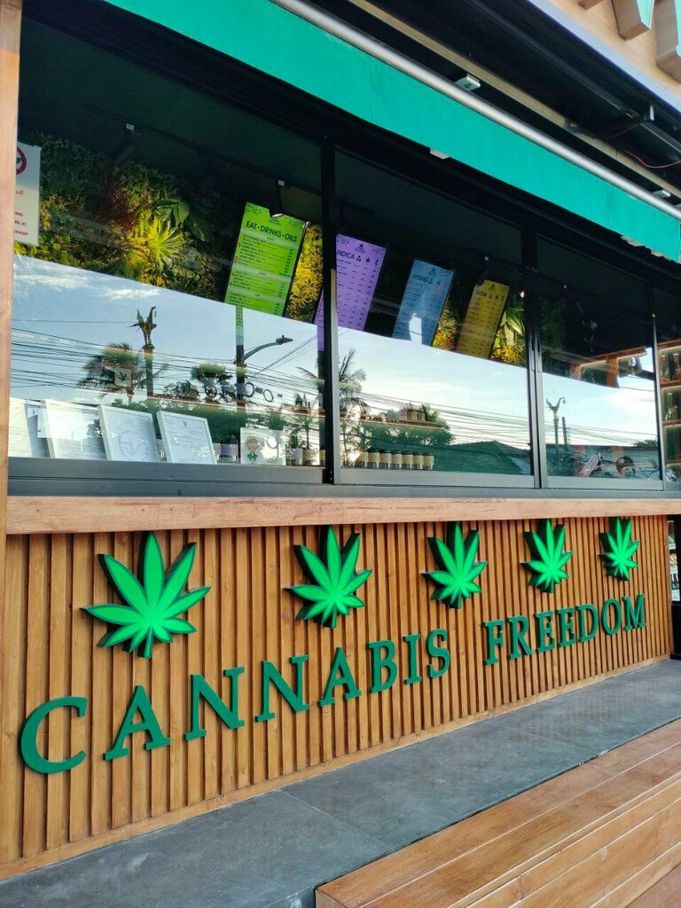 Tütün, sigara mağazaları Weeden Cannabis Freedom, Samui, foto
