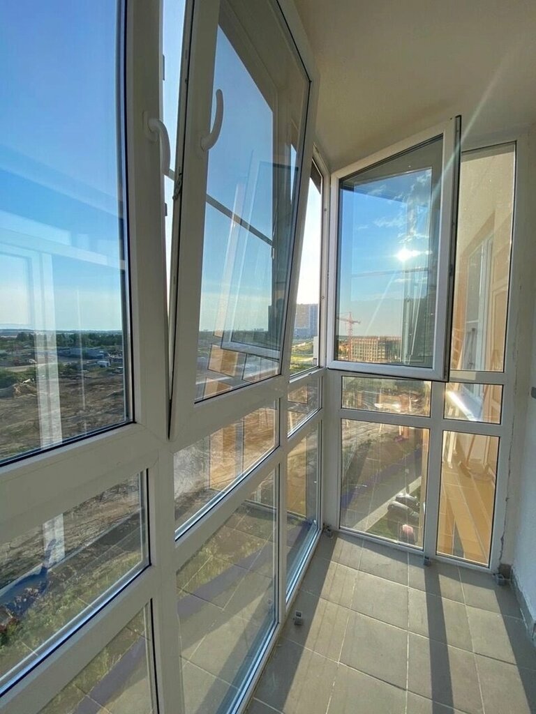 Pencerelerin, balkonların renklendirilmesi EasyTon, Nijni Novgorod, foto