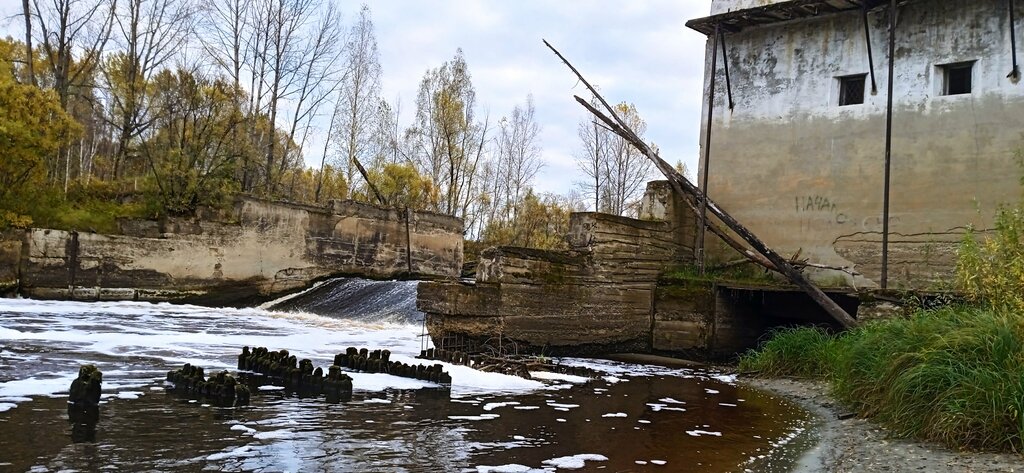 Turistik yerler Заброшенная ГЭС на реке Икса, Tomskaya oblastı, foto