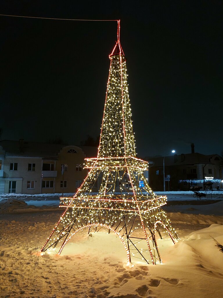 Park, sokak heykeli Eiffel tower, Kobrin, foto