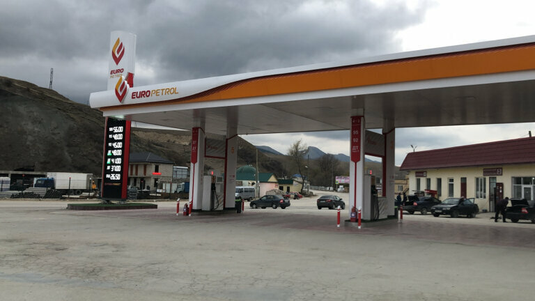 Benzin istasyonu Europetrol, Dağıstan, foto