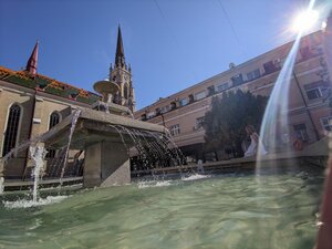Fountain (Autonomous Province of Vojvodina, South Backa Administrative District, City of Novi Sad, Novi Sad, Ulica Katolička porta), çeşme  Novi Sad'dan