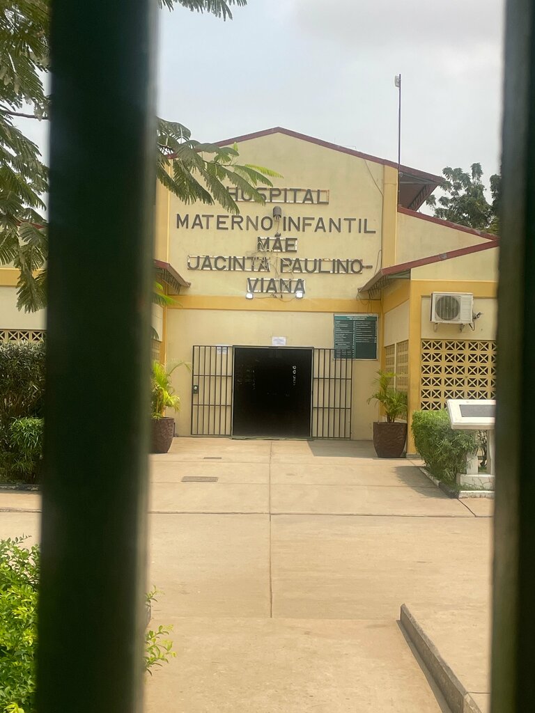 Tıp merkezleri ve klinikler Maternidade Mãe Jacinta Paulino, Loanda, foto