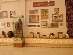 Suğd Tarih Müzesi (ulitsa akademikov Zarifa i Solekha Radzhabovykh No:53), müzeler ve sanat galerileri  Hücent'ten