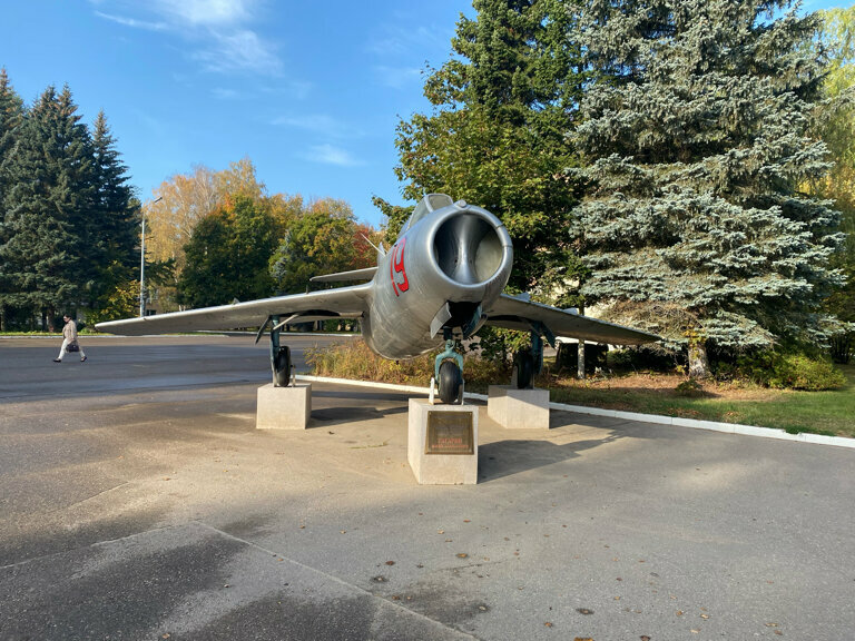 Teknoloji anıtı Истребитель МиГ-15УТИ, Moskova ve Moskovskaya oblastı, foto