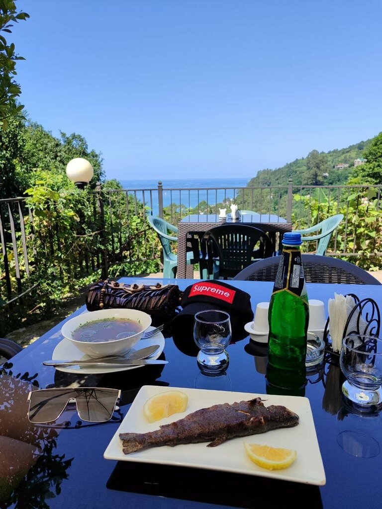 Restoran Форельный бар Орёл, Batum, foto