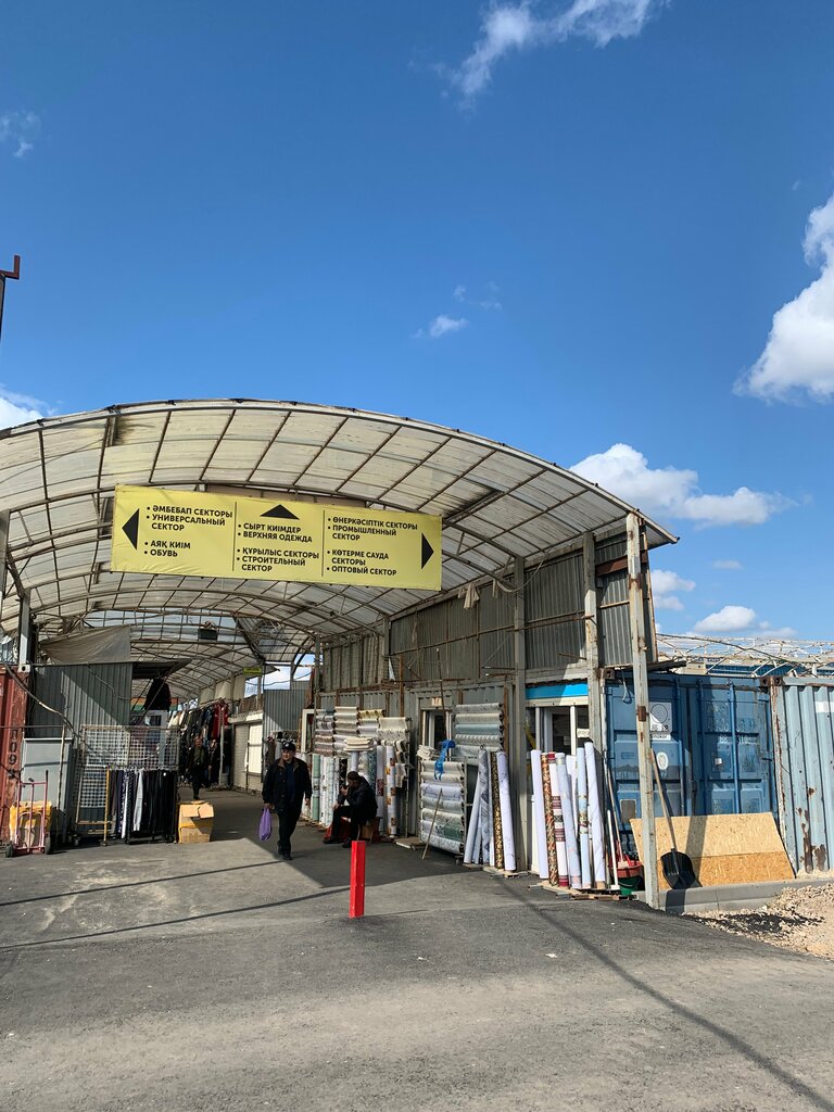 Pazarlar ve çarşılar Central, Akmola eyaleti, foto