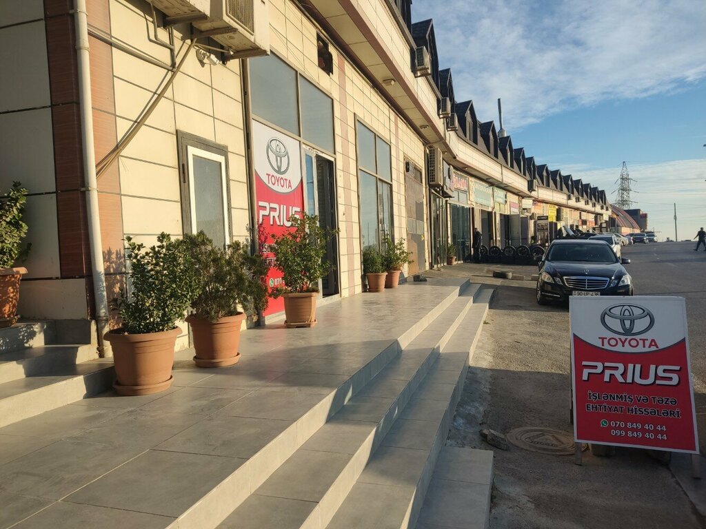 Otomobil yedek parçaları Toyota Prius, Bakü, foto