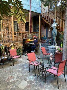 Impulse (Silver Lane No:4), restoran  Tiflis'ten
