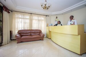 Tiptone Hotel (Kampala), otel  Kampala'dan