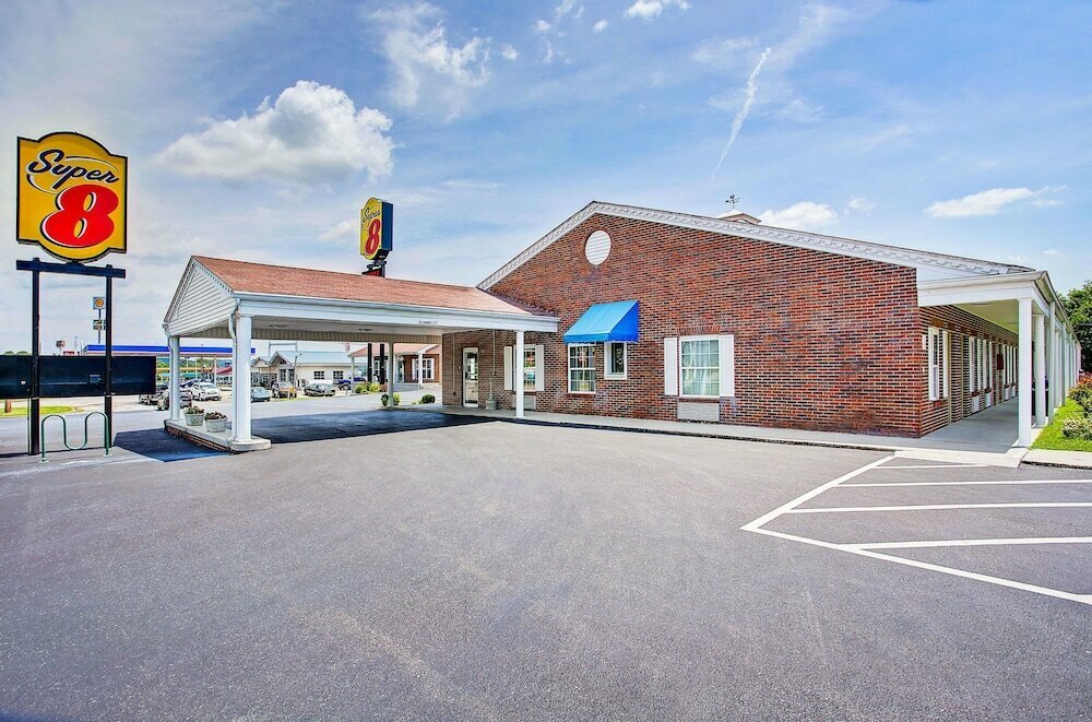 Otel Super 8 by Wyndham Cave City, Kentucky, foto