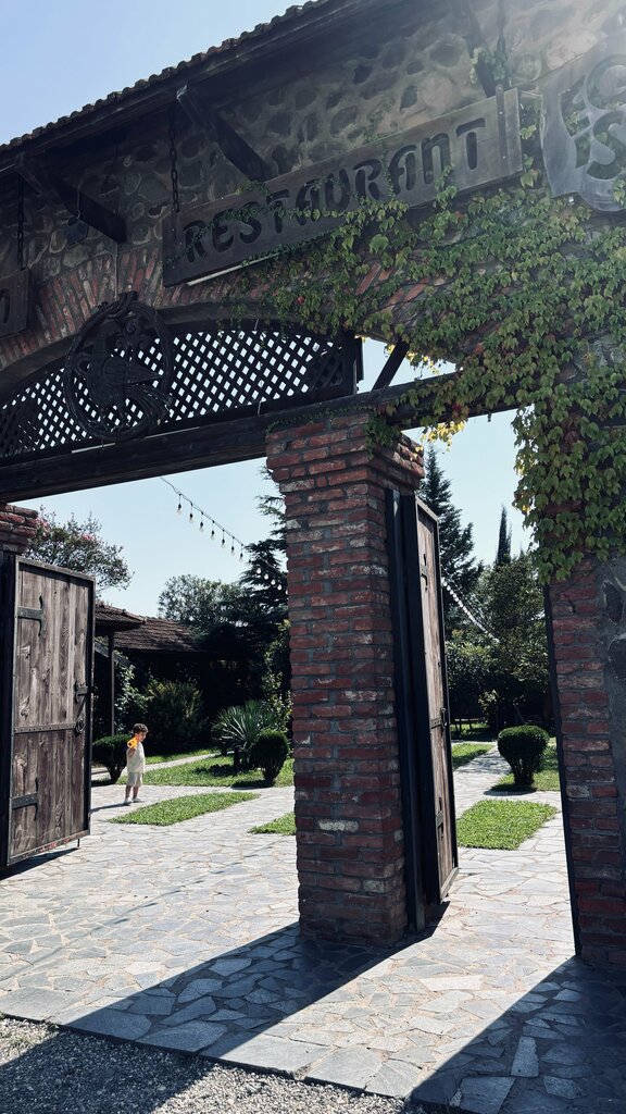 Restoran Senaki, Nosiri. Restorani egrisi, , foto