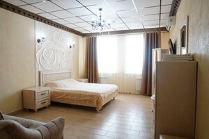 Lazurnoye (Magistralnaya ulitsa No:40, Surovikino), otel  Surovikino'dan
