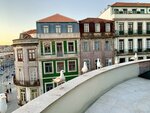 Porto Skylight Loft (Rua de Saraiva de Carvalho No:12), otel  Porto'dan