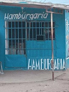 Hamburgaria (Luanda, Rua da 8ª Esquadra (Rua Da Oitava Esquadra)), fast food  Loanda'dan