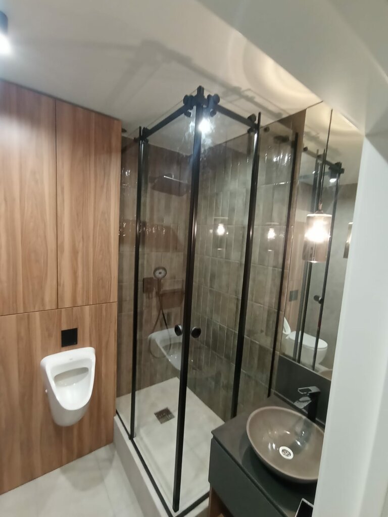 Ayna yapımı ve montaj hizmetleri Inter Glass, Yekaterinburg, foto