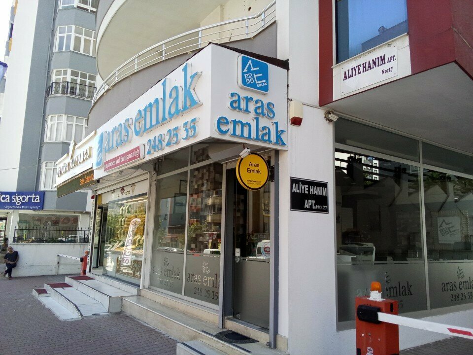 Emlak ofisi Aras Emlak, Adana, foto