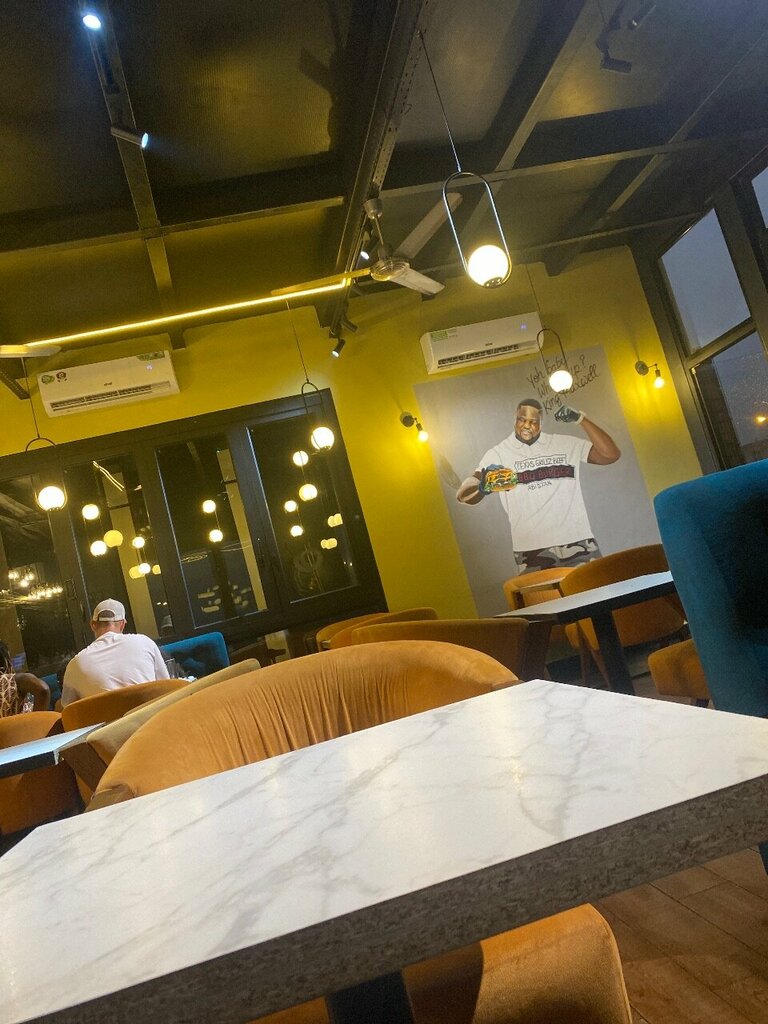 Restoran Texas Grill Carrefour Mobile, Abican, foto
