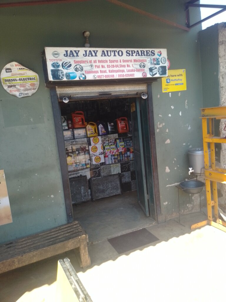 Otomobil yedek parçaları Jay Jay Auto Spares, Lusaka, foto