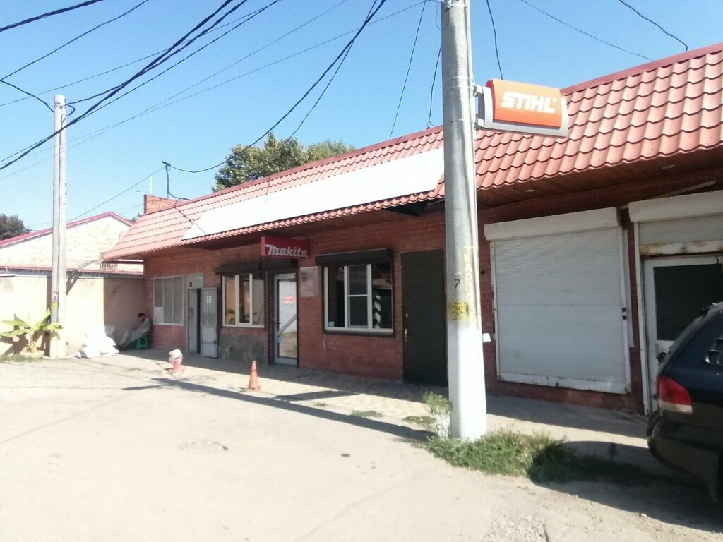 Elektrik ve benzinle çalışan aletler Karlison, Krasnodar, foto