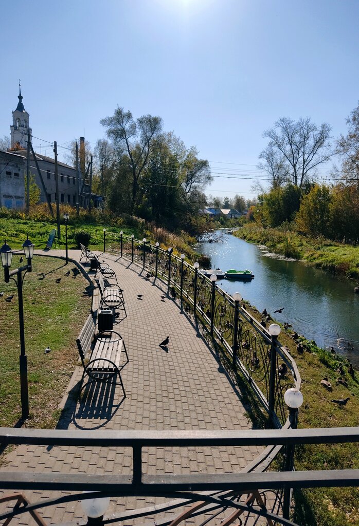 Ortodoks kiliseleri Sobor Ikony Bozhiyey Materi Kazanskaya V Nerekhte, Nerehta, foto